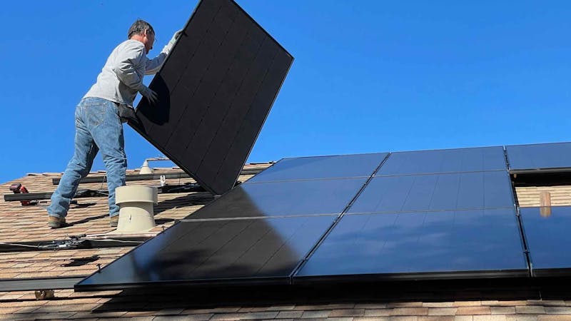 Zonnepanelen kosten en opbrengst | Tibber Magazine