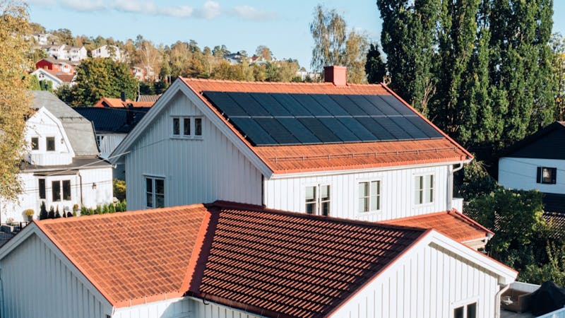 Sol ute, sol inne | Tibber Magazine